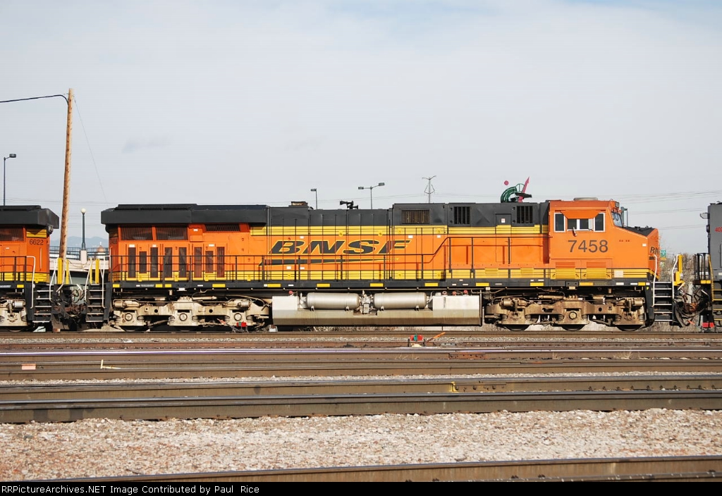 BNSF 7458